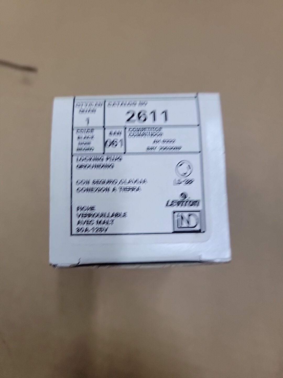 Leviton 2611 Twist Lock Plug Industrial Grade Grounding 30A 125V 2P ...