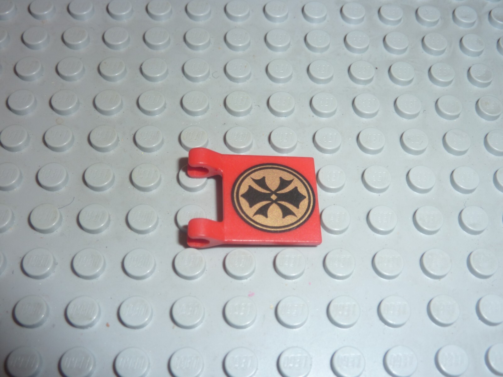 LEGO Flag 2 x 2 Square with Orient China Réf 2335pb005 Set 7419/7416 ...