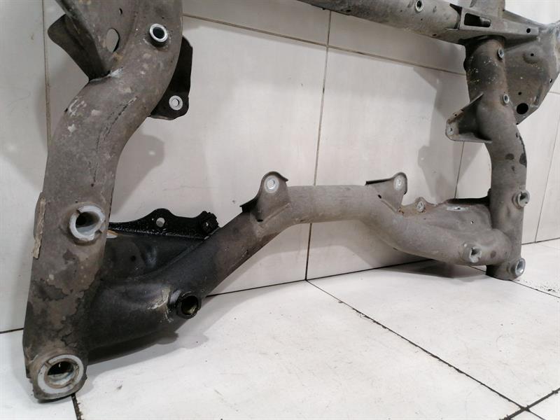 MERCEDES C Class W204 Beam Subframe Front A2046280657 Vorderachsträger ...