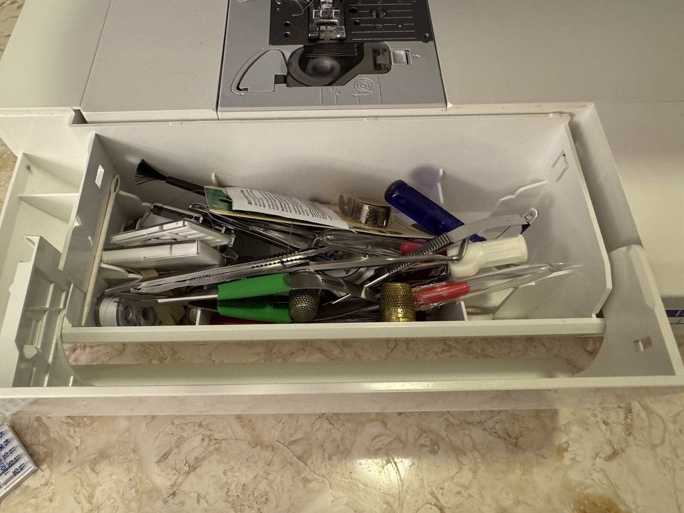 Brother Innovis 6000d Embroidery AND Sewing Machine Excellent Condition ...