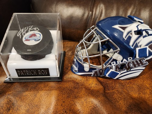 Patrick Roy Signed Avalanche Logo Hockey Puck (Mounted Memories) With ...