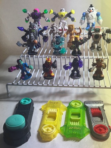 Akedo Ultimate Arcade Warriors Action Figures Lot Of 14 by Moose Toys 4 ...