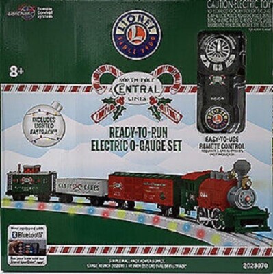 Lionel Trains 2023070 Lionel Junction Christmas Set w/ Illuminated ...