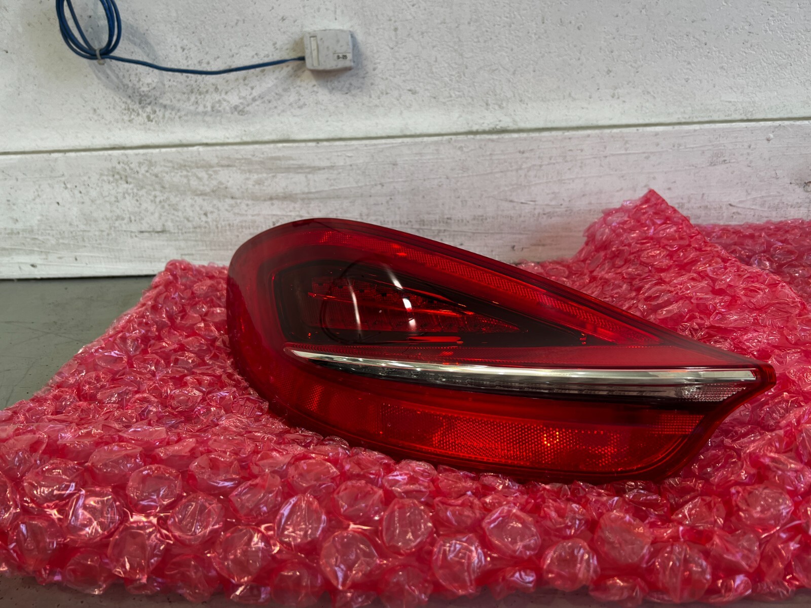 Porsche 981 Cayman S Boxter OEM Right Left Rear Tail Light Set Pre ...