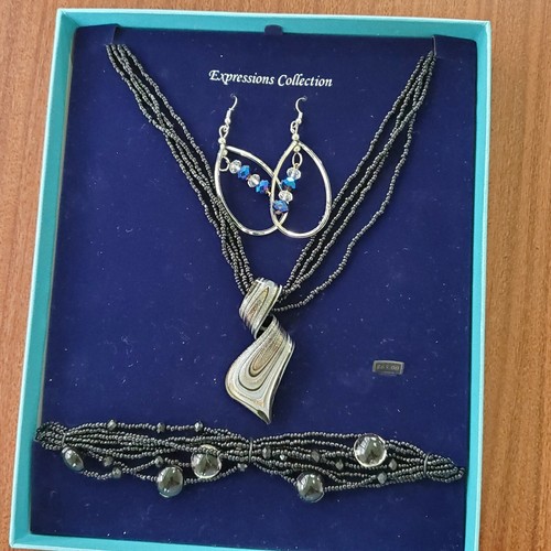 Jewelry Set Expressions collection Necklace Earrings Bracelet Glass ...