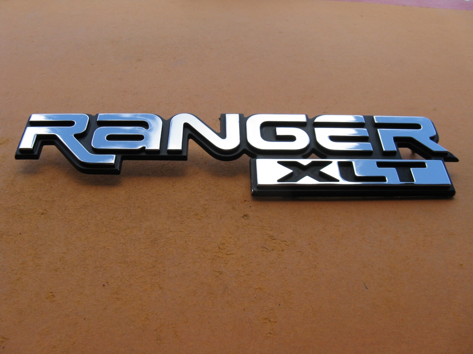98 99 00 01 02 03 04 05 FORD RANGER XLT SIDE FENDER EMBLEM LOGO BADGE ...
