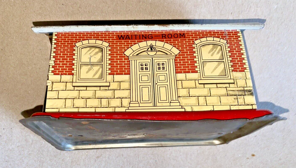 HAFNER PRE-WAR WIND-UP #1010 TRAIN ENGINE & GLEN ELLYN TRAIN STATION ...