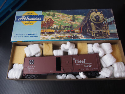 Athearn HO Scale Santa Fe ATSF The Chief 50' Single Door Box Car Kit ...