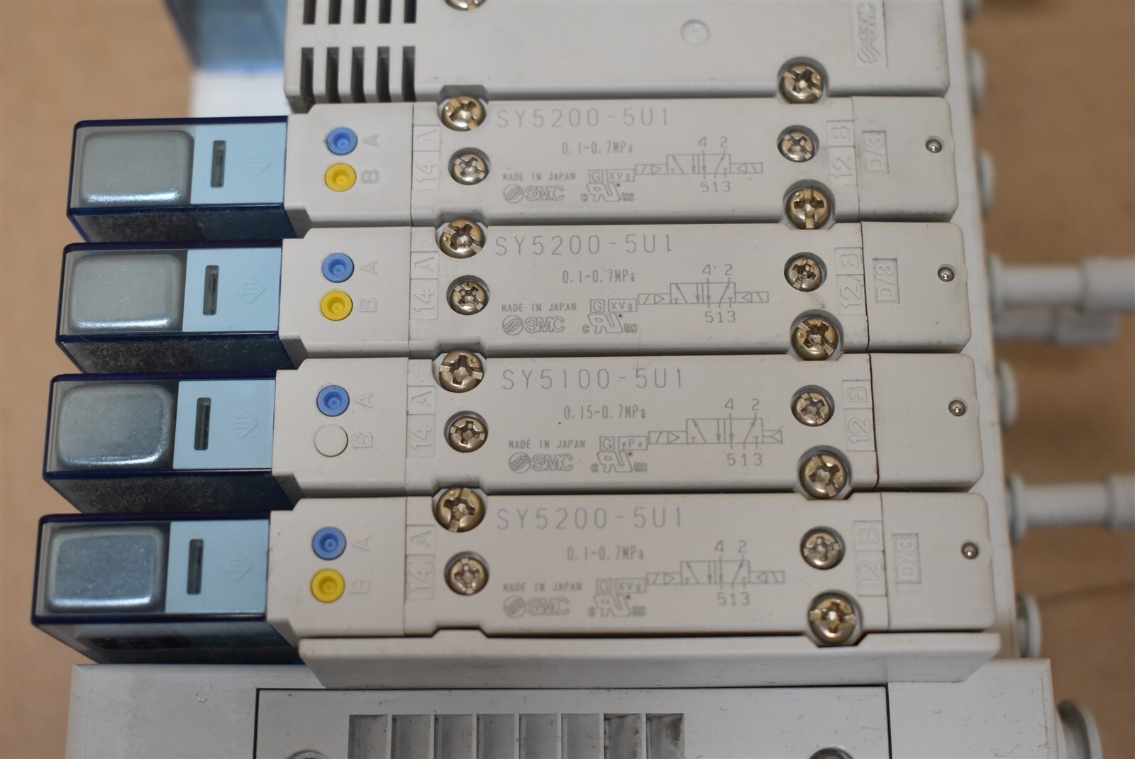SMC Manifold Bank w/ (10) Solenoid Valves SY5200-5U1 / SY5100-5U1 | eBay