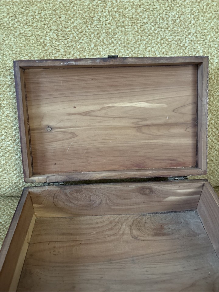 Vintage Solid Wood Jewelry Trinket Storage Box Decorative hinges ...