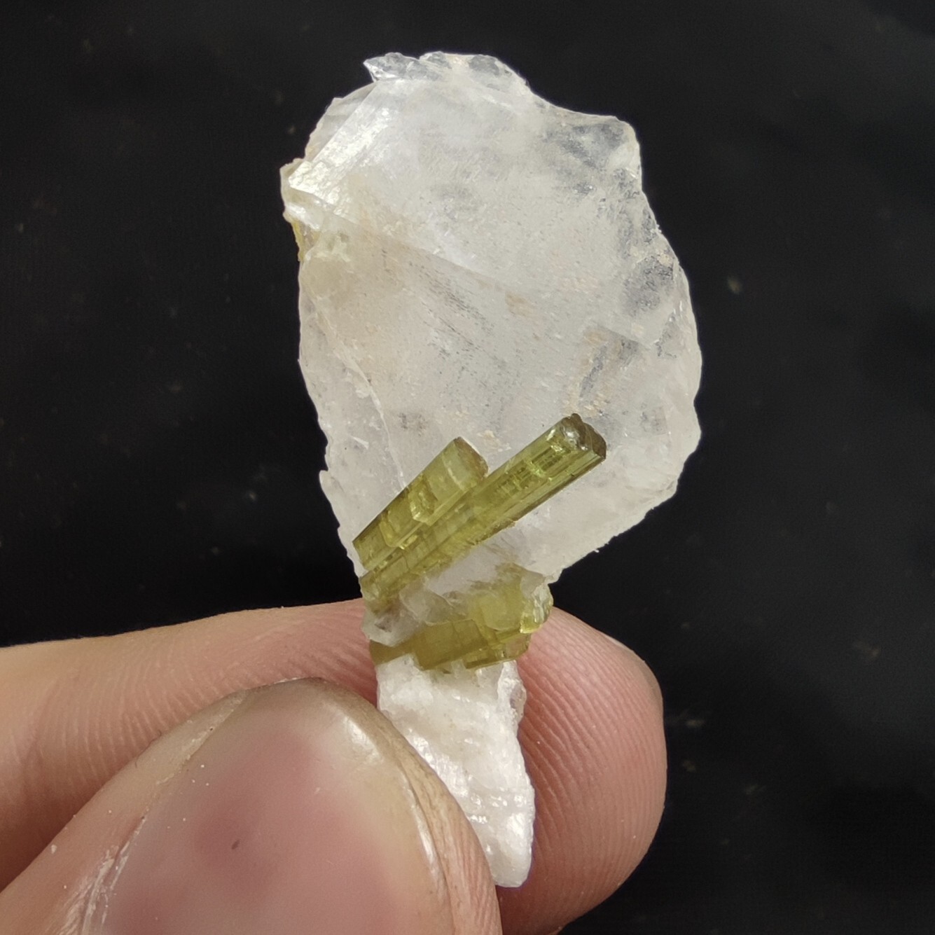 Natural Small Sizes Several Green Tourmaline Matrix On Small Quartz ...