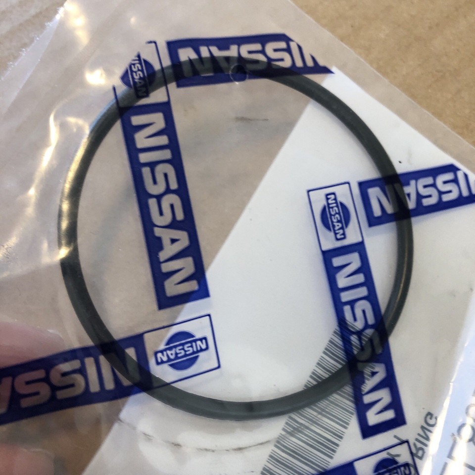 Genuine Nissan Water Pump Assembly O-Ring 21049-ZL80B new | eBay