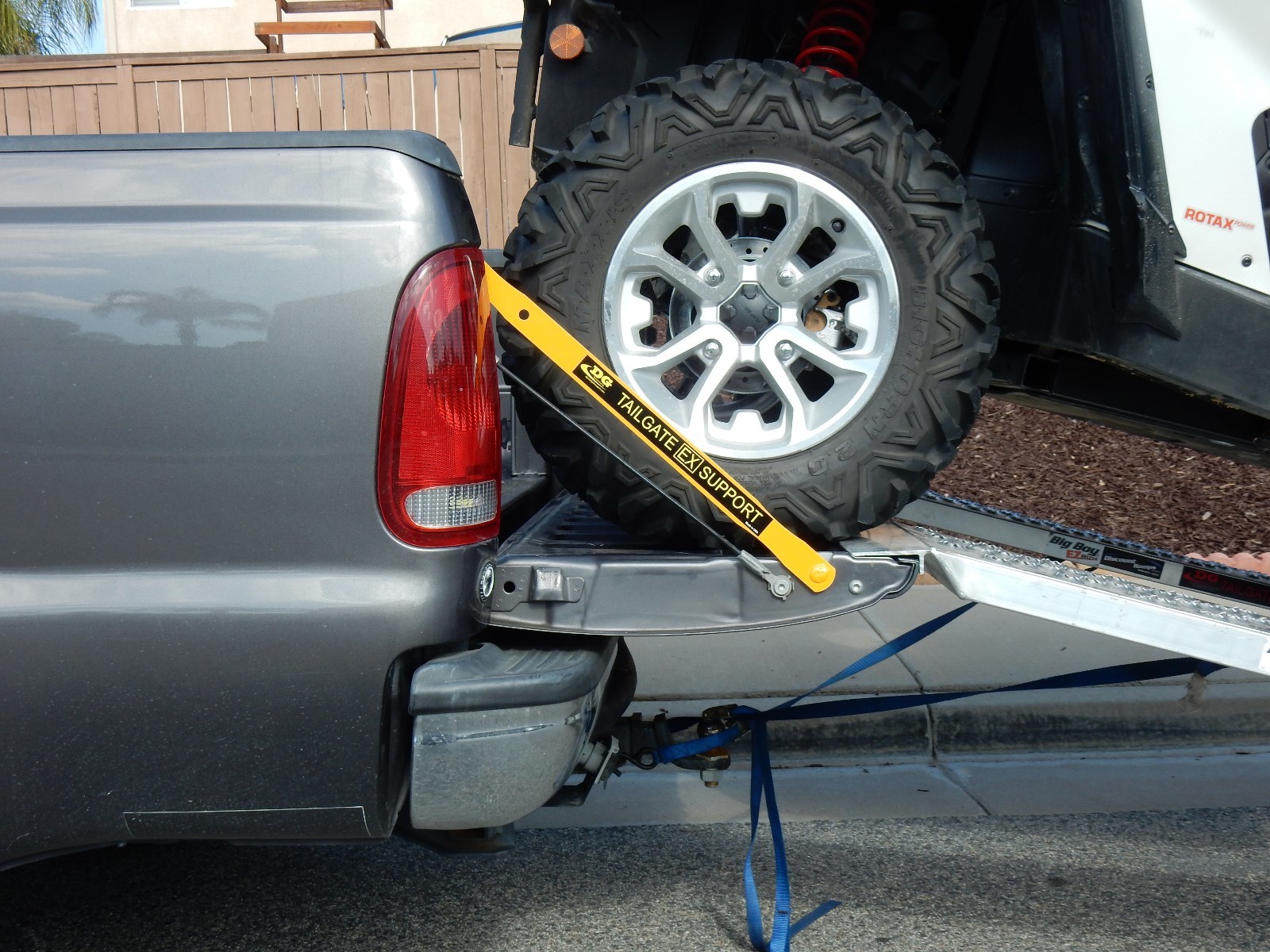 DG Manufacturing 3003 EX Full Tailgate Support Bar, Ford F250/F350 97 ...