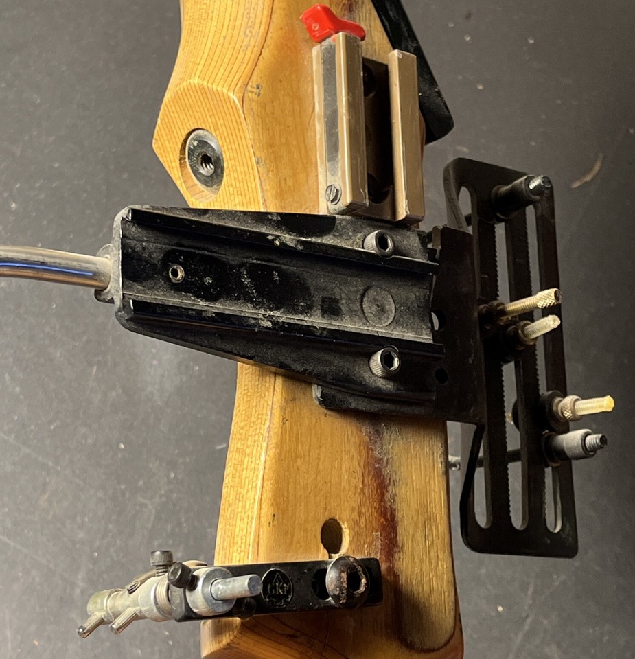 VINTAGE MARTIN ARCHERY BOBCAT WOOD RISER COMPOUND BOW RH 28" 45/65 LBS ...