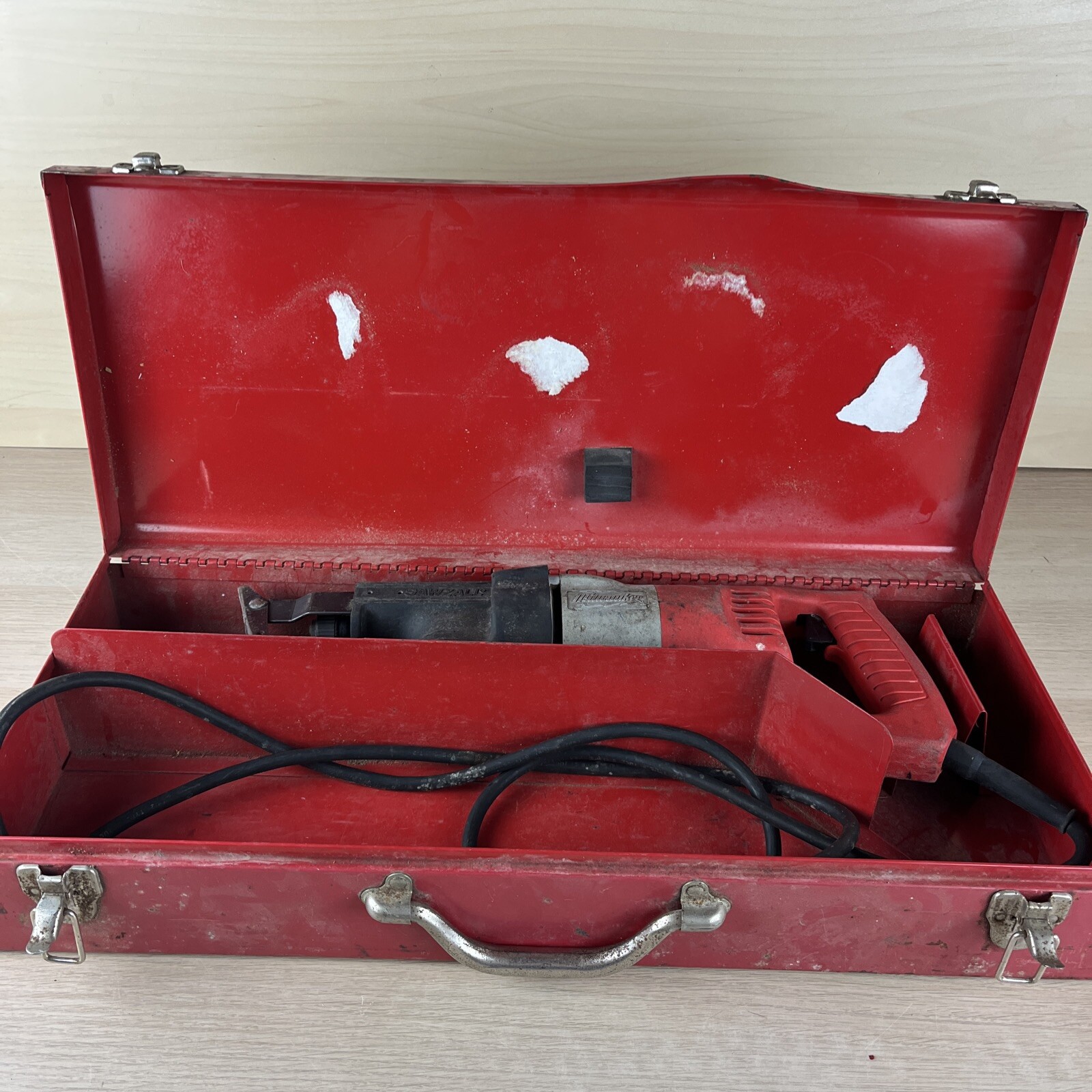 Milwaukee Heavy Duty Sawzall Model 6507 with Metal Case 0-2400 Variable ...