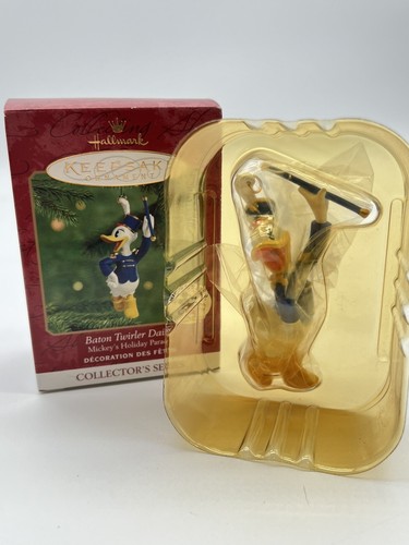 Hallmark - Baton Twirler Daisy (2000) Disney Ornament | eBay
