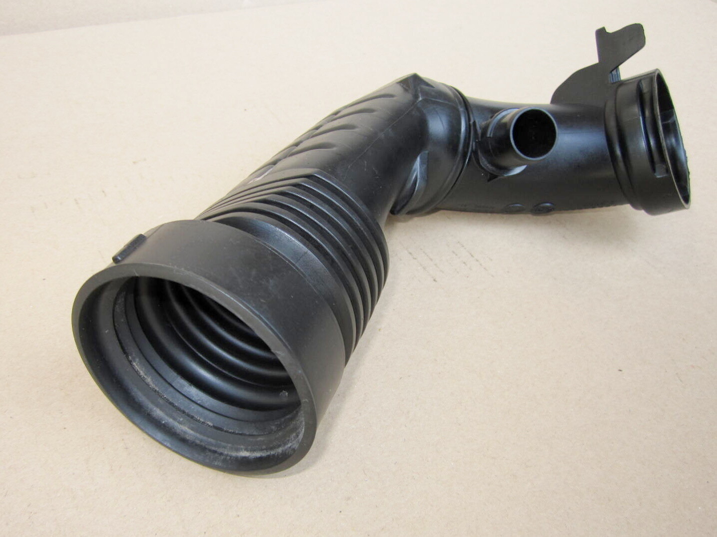 Ansaugrohr Ladeluftrohr 9801021780 Original Citroen Peugeot 1.6 HDi Bj ...