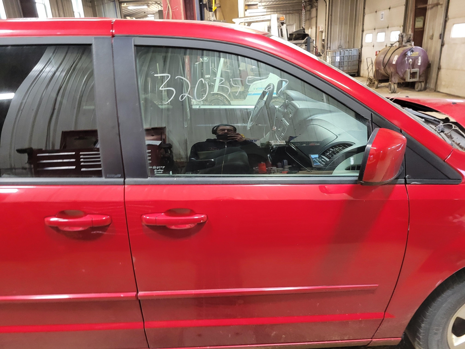 08-20 DODGE CARAVAN PASSENGER RIGHT FRONT POWER DOOR REDLINE PAINT PRM ...