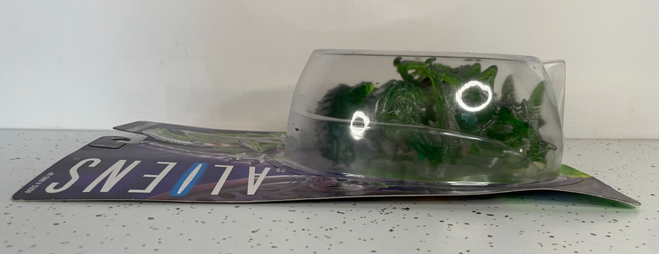 NEW 1992 Kenner Aliens Mantis Alien Action Figure Bone Crushing Arm ...