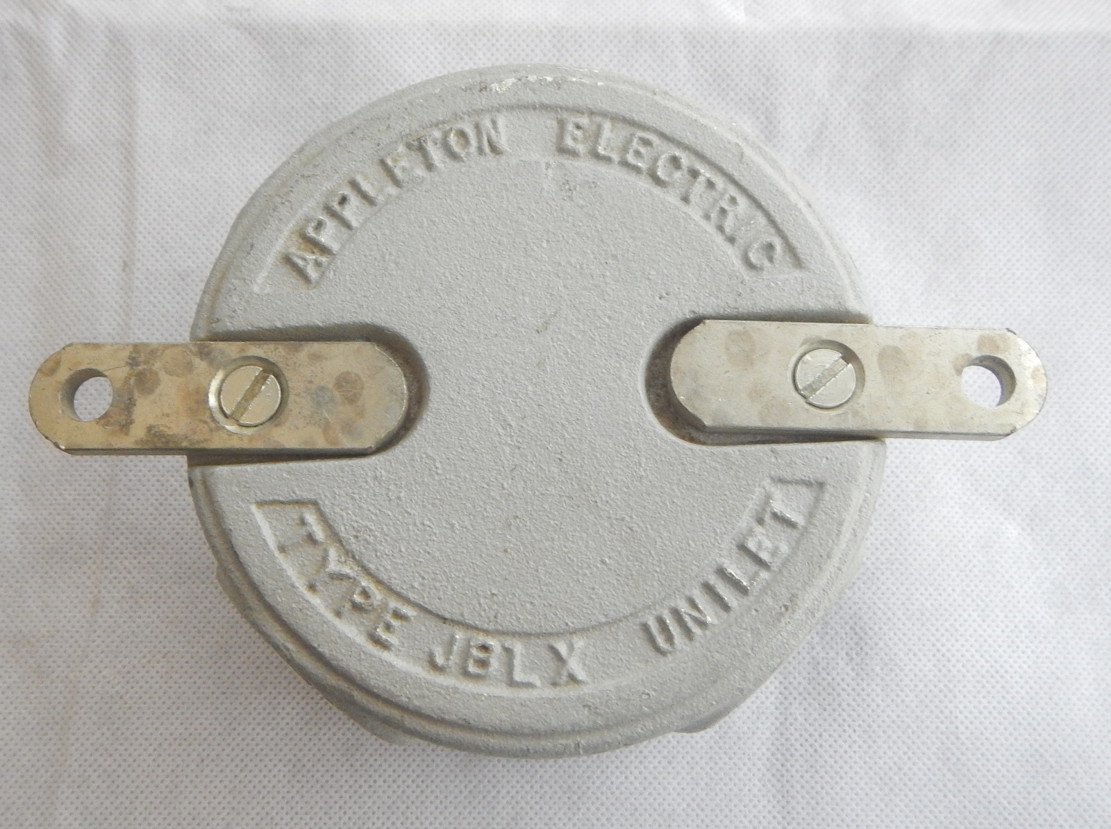 Appleton JBLX 100L Round Metal Conduit Exterior Outlet Junction Box ...