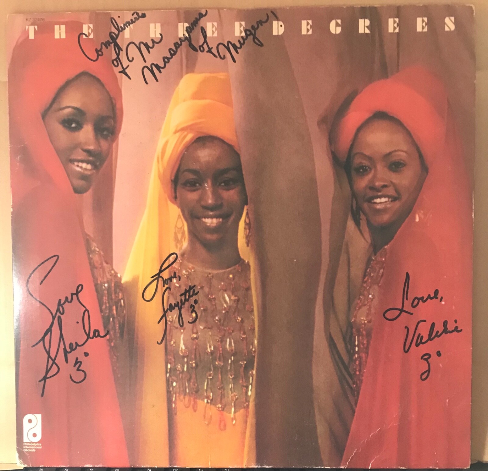 AUTOGRAPHED / THE THREE DEGREES / 1973 | eBay