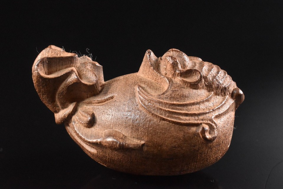 R6874: Japanese Wooden Fragrant wood Bat ORNAMENTS w/signed box ...