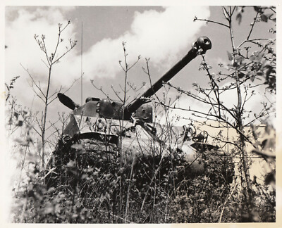 KOREAN WAR ERA ~ M-26 PERSHING TANK + RED RIVER ARSENAL ~ (2 PHOTOS ...