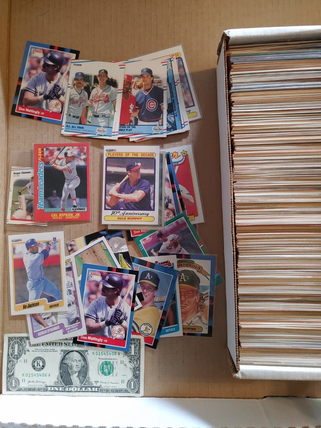 Lot of 700+ Baseball cards. lots of Ripken, Boggs, Ryan, Bo Jackson ...