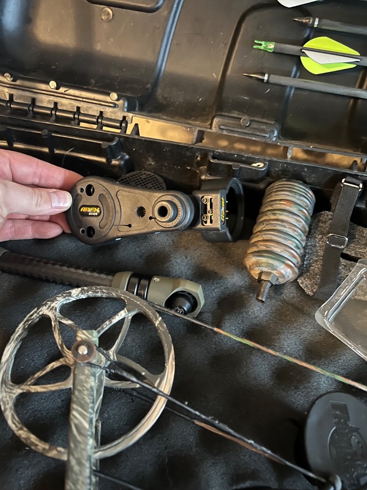 Parker Hunter Mag Compound Bow Set, includes Bow, Case, Quiver, Release ...