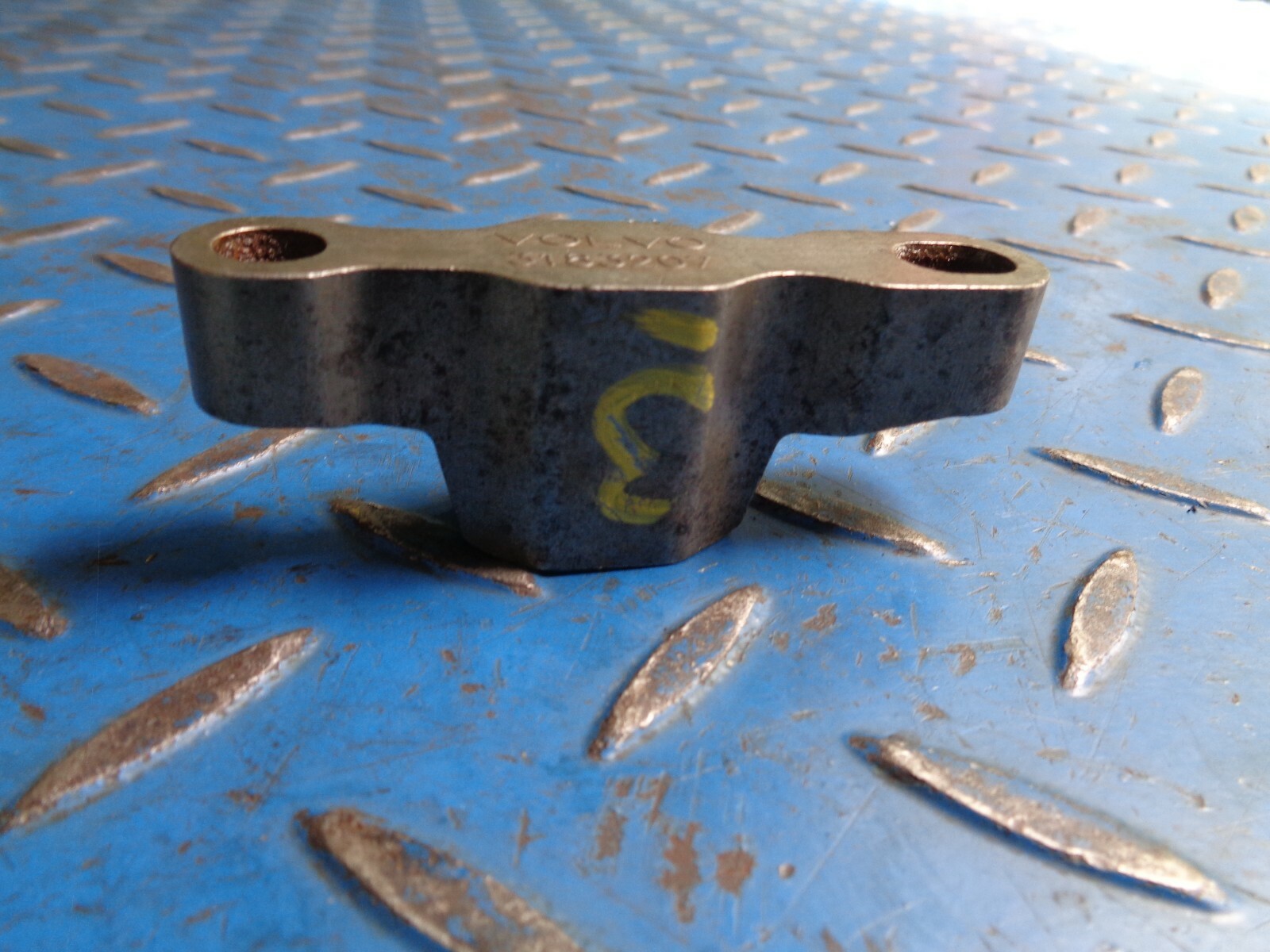 MACK MP8 VALVE BRIDGE PART NO. 3183207 | eBay