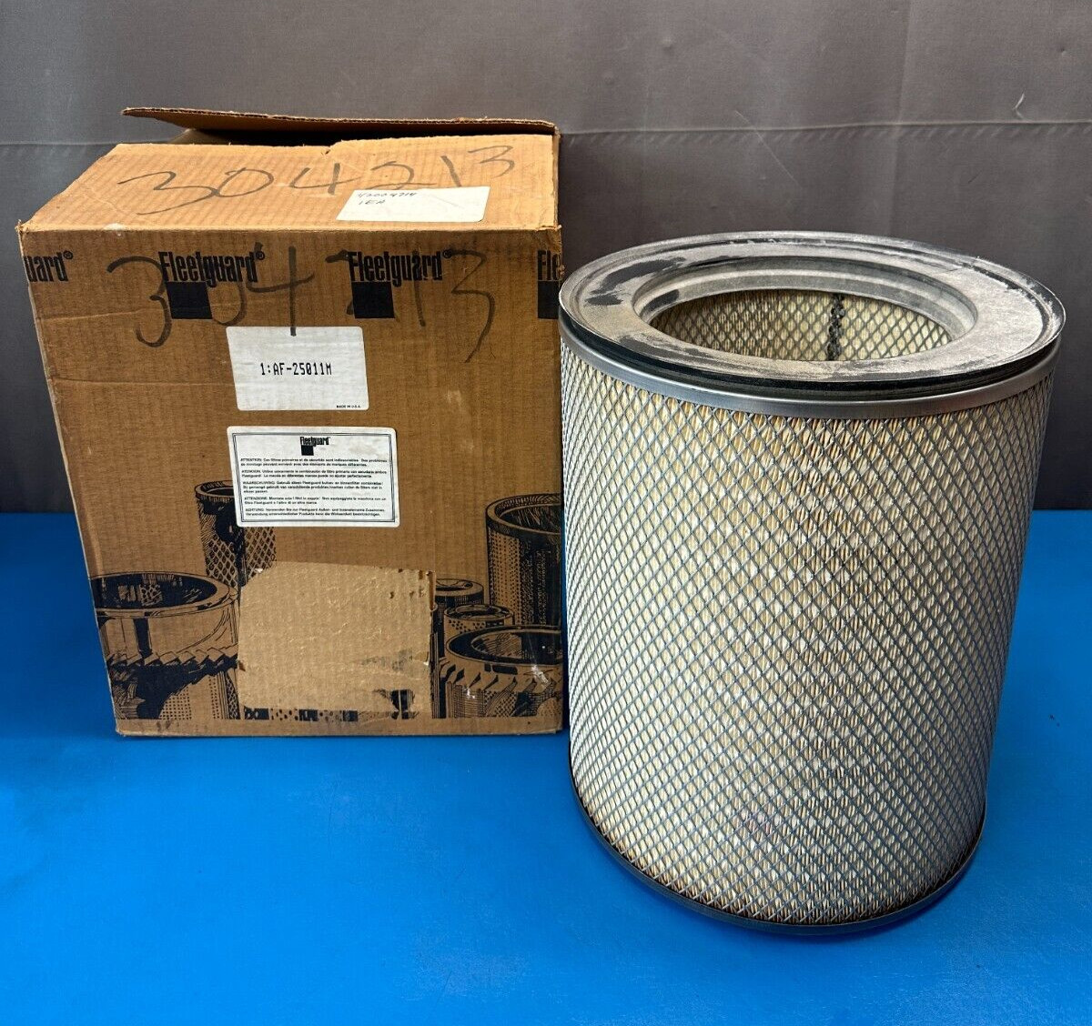 FLEETGUARD AF26656 - Air filter cross reference