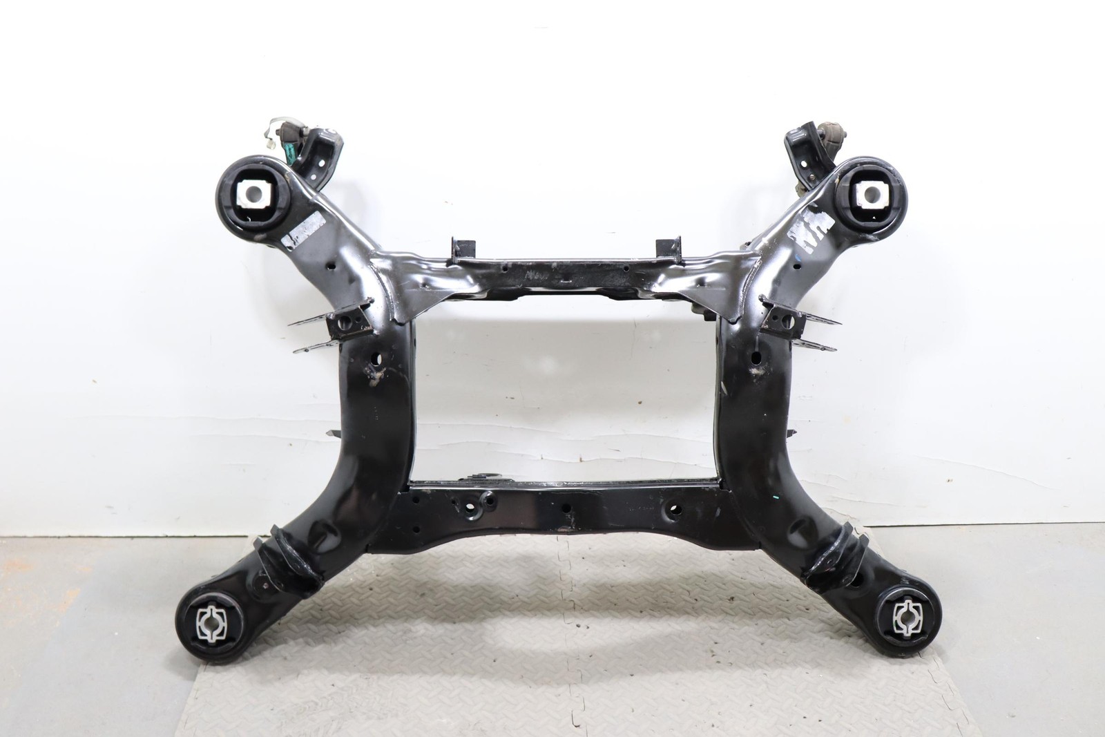 2016-2022 JEEP GRAND CHEROKEE WK REAR SUBFRAME CROSSMEMBER CRADLE OEM ...