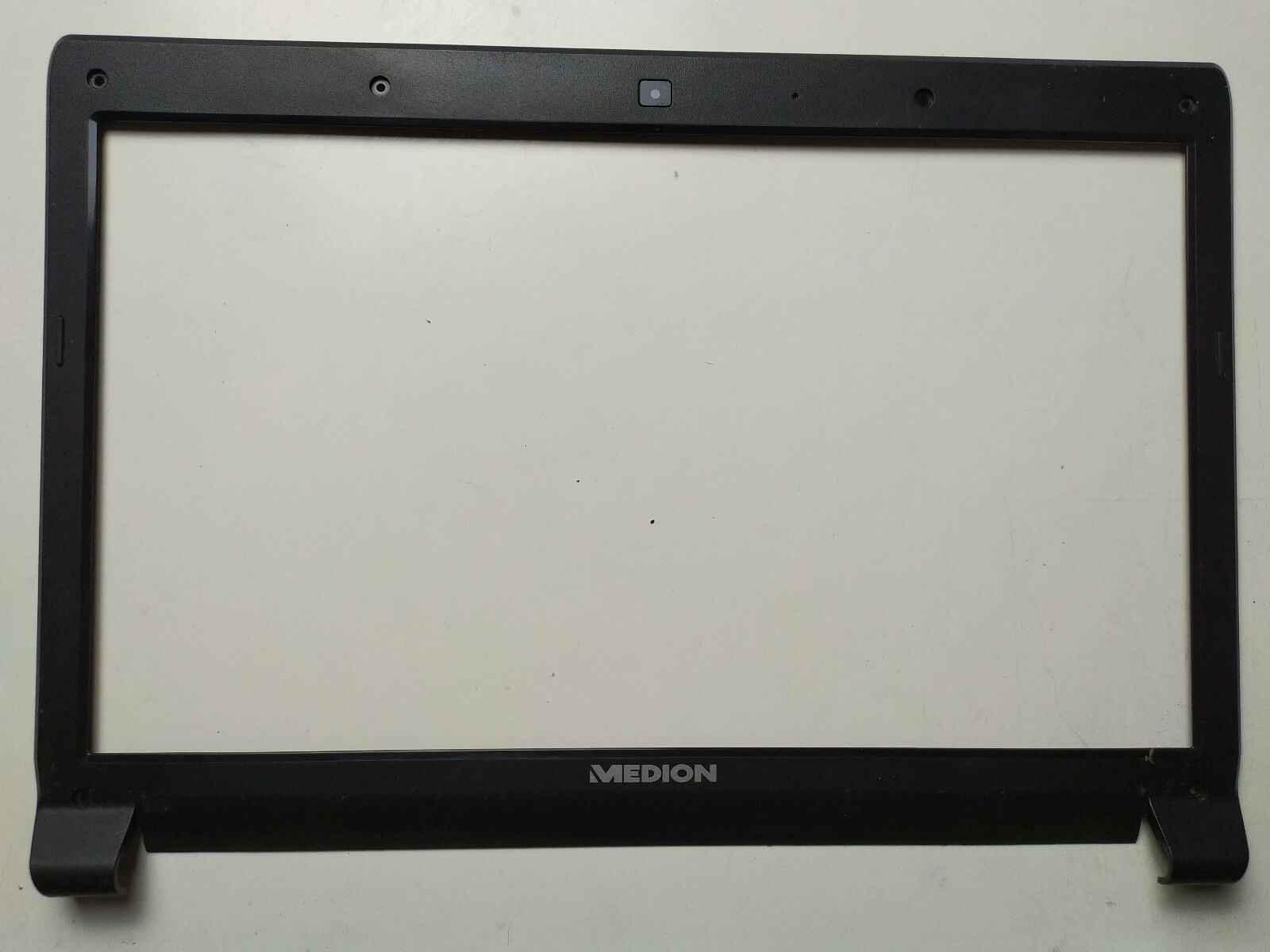 Medion Akoya E6228 MD98980 LCD Screen Bezel 13N0-ZKA0H01 | eBay