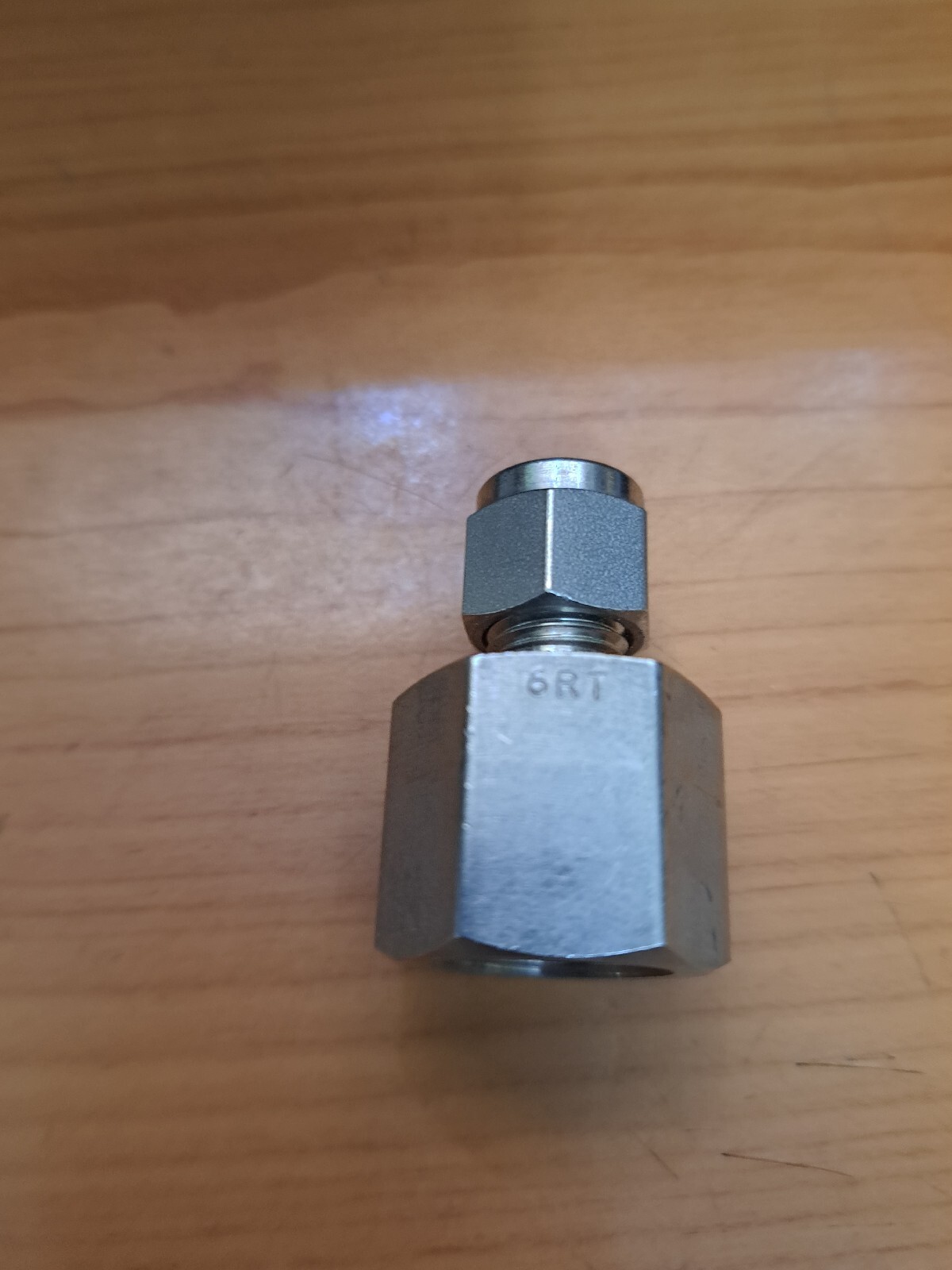 Swagelok SS-400-7-6RT ,1/4" tube x 3/8 female ISO stainless steel tube ...