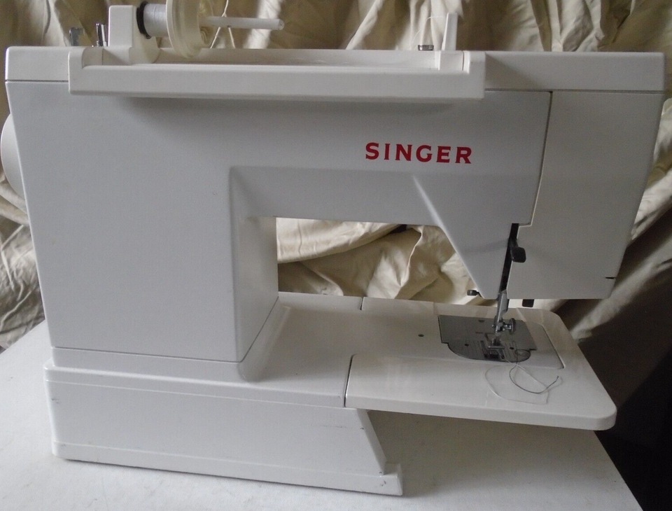 Singer 4572 Automatic One Step Buttonhole Sewing Machine FOR PARTS ONLY ...