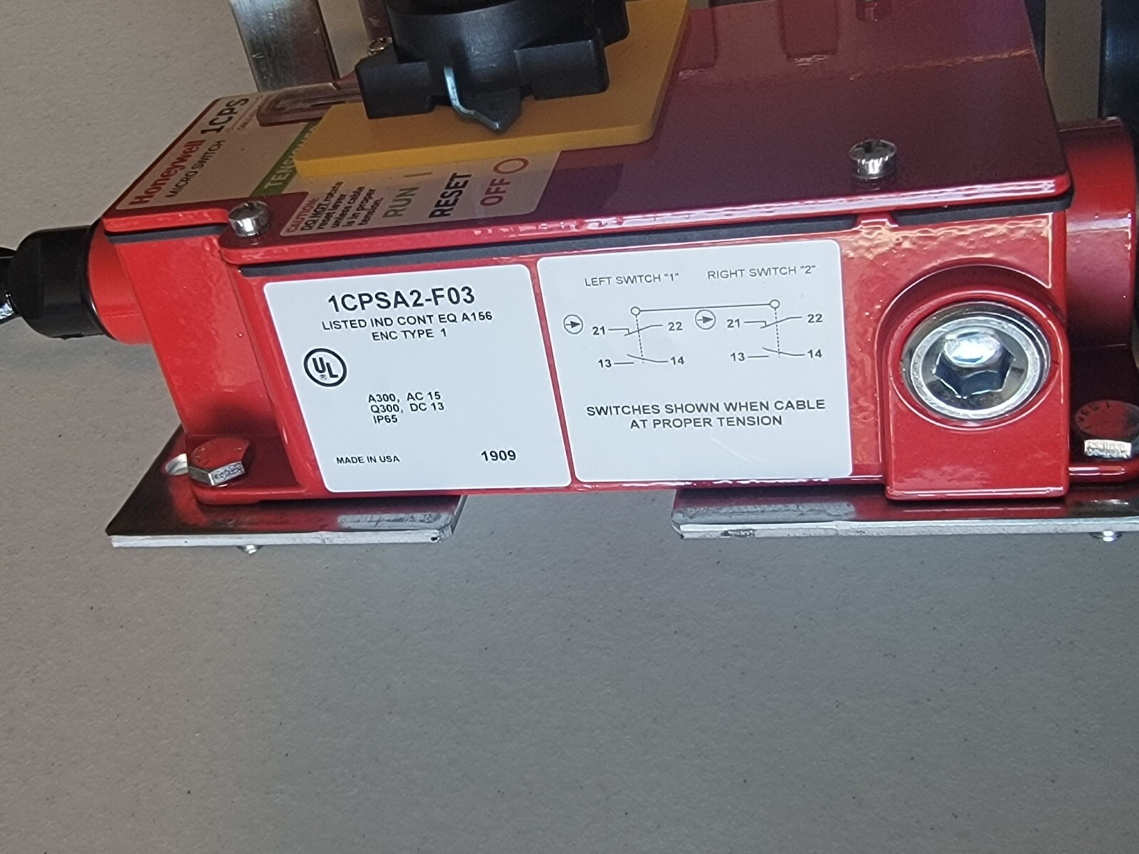 HONEYWELL MICRO SWITCH CABLE PULL E STOP CONTROL SYSTEM 1CPS A2 F03 BRACKET | eBay
