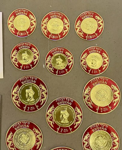 BHOUTAN/BHUTAN 1975. Rare set of gold Coin Stamps…low starting price €9 ...