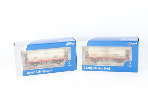 Dapol 7F-064-010 O Gauge ITA 45T Tanker Esso Gray/Red Chassis Tank ...