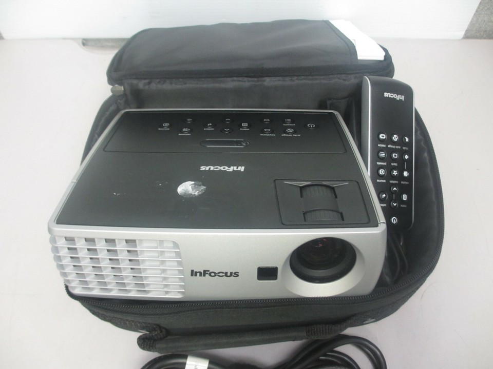 InFocus IN1100 DLP Projector w/ Remote & Case [84 Lamp Hour] | eBay
