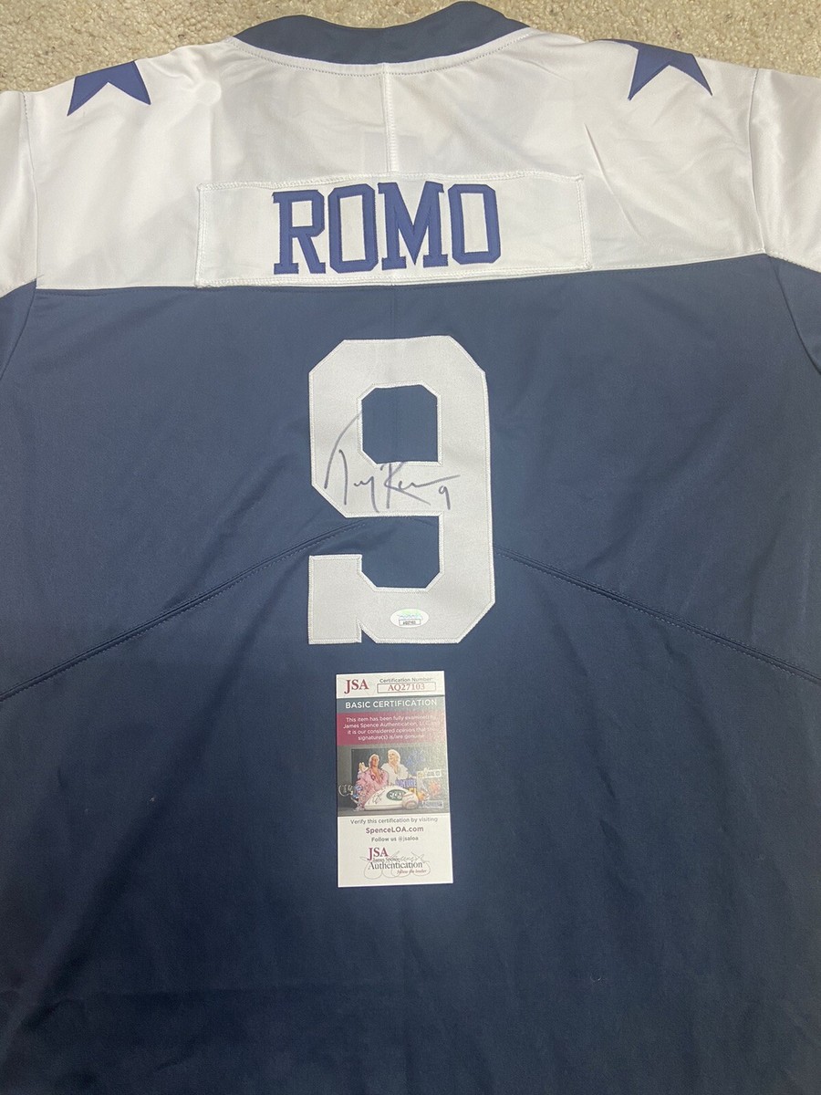 Tony Romo Signed Tony Romo Signs Autographs, Takes Photos With Fans At