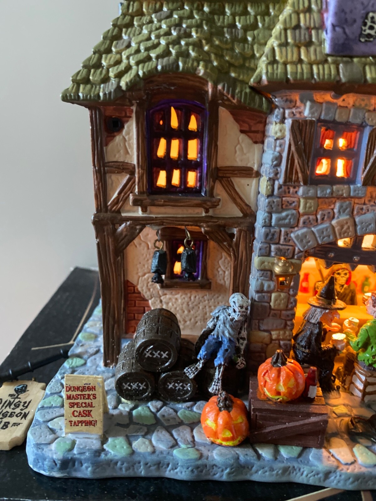 LEMAX Spooky Town Dingy Dungeon Pub - 05014 Retired and Rare lights ...