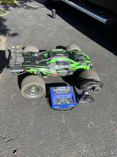 Traxxas XRT 8S Extreme 4WD Brushless RTR Monster Truck (Green) W/Batt ...