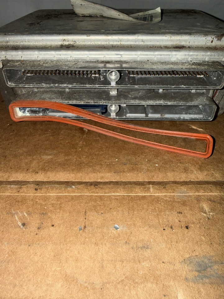 2004 Chevrolet Suburban 1500 12583660 Engine Control Module Unit Ecm ...