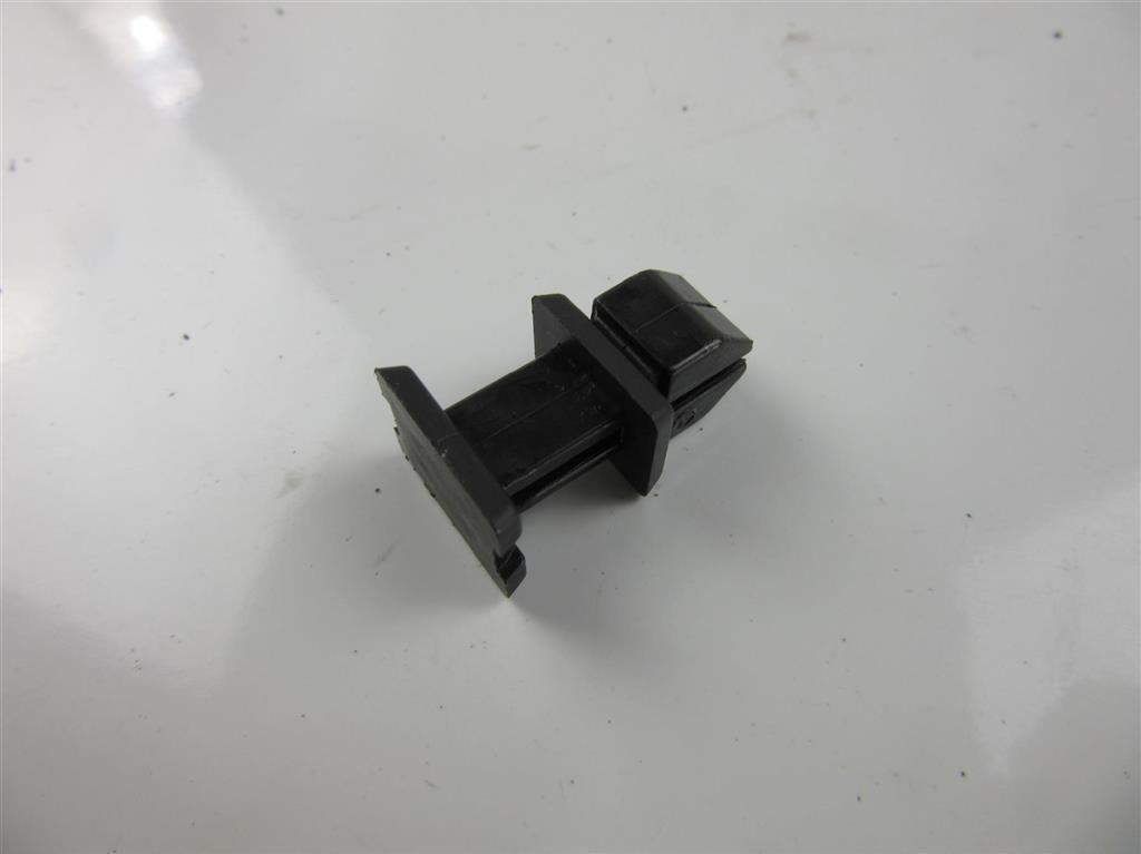 Mercedes Benz Original Universal Spreizniet Heckmittelstück Unten ...