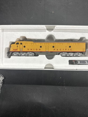 Broadway Limited 1366 HO Scale Union Pacific EMD E9A Diesel #949 w/DCC ...