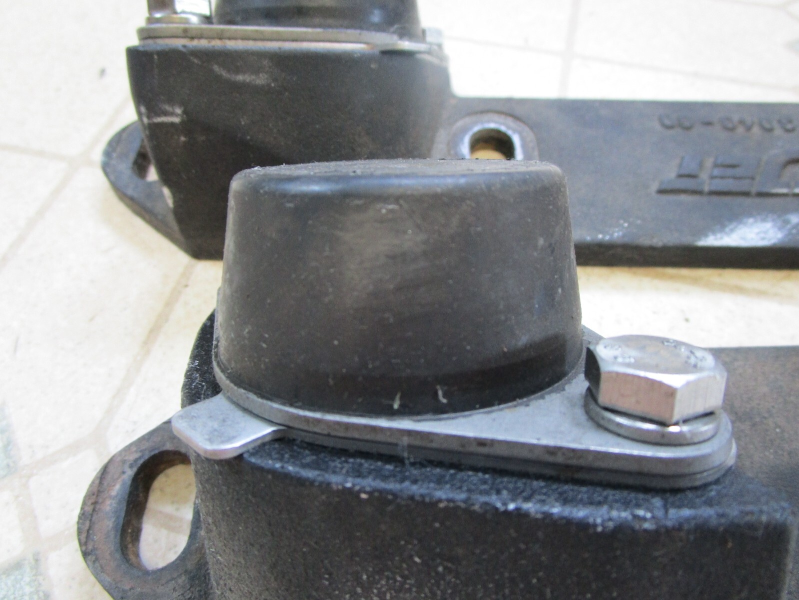 95 Wet Jet Duo 300 Jet Ski MasterCraft Motor Mounts 701 PWC | eBay