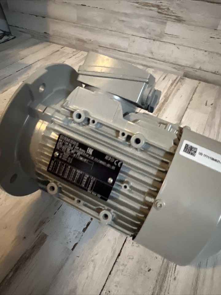 Siemens D-90441 Electric Motor 1AV3082B 1LE10030DB221FA4-z New Old Stock | eBay