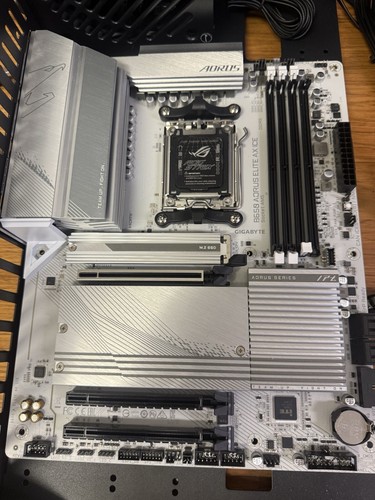 1 Channel Only - Possible Pin? GIGABYTE B650 AORUS Elite AX ICE (AM5 ...