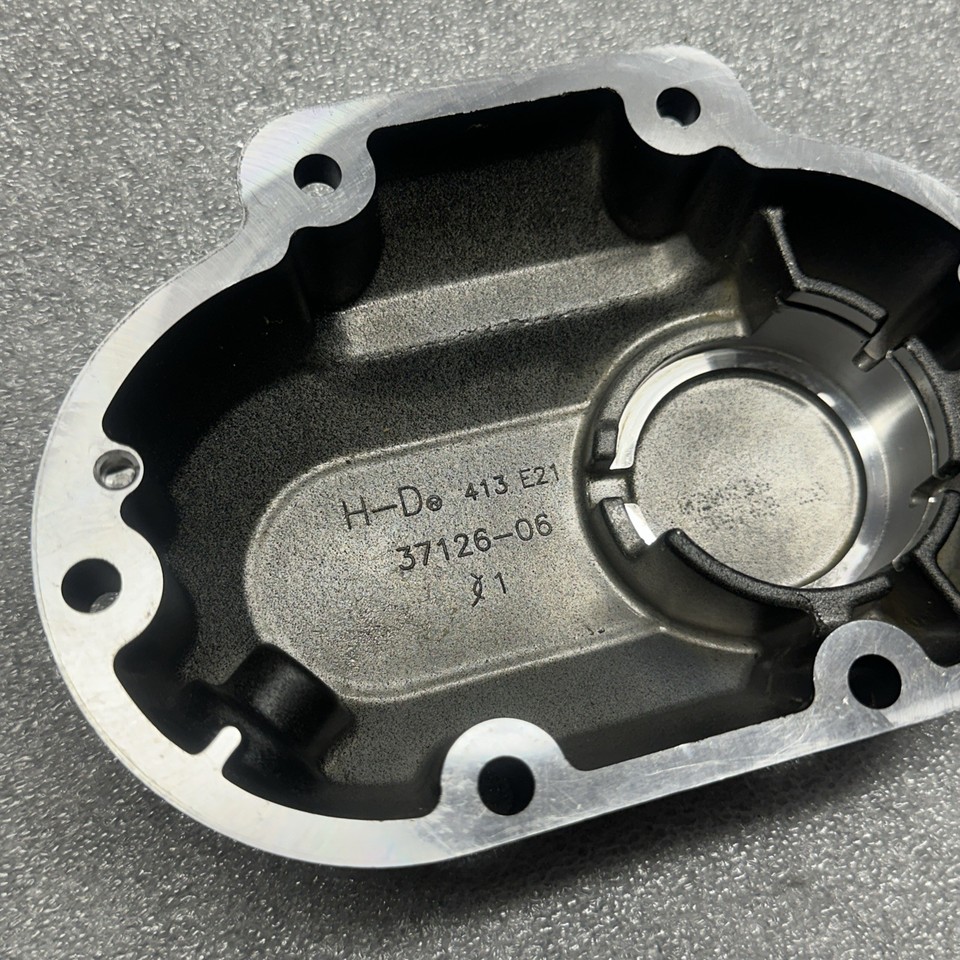 08-17 OEM Harley Twin Cam Transmission Cover Six Speed Wrinkle Black ...