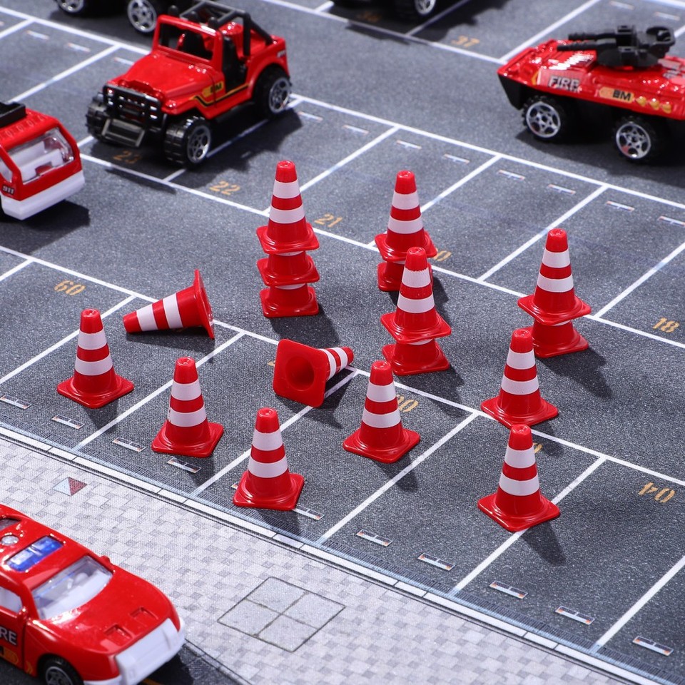 30 Pcs Miniature Toy Traffic Cones Party Decorations Construction ...